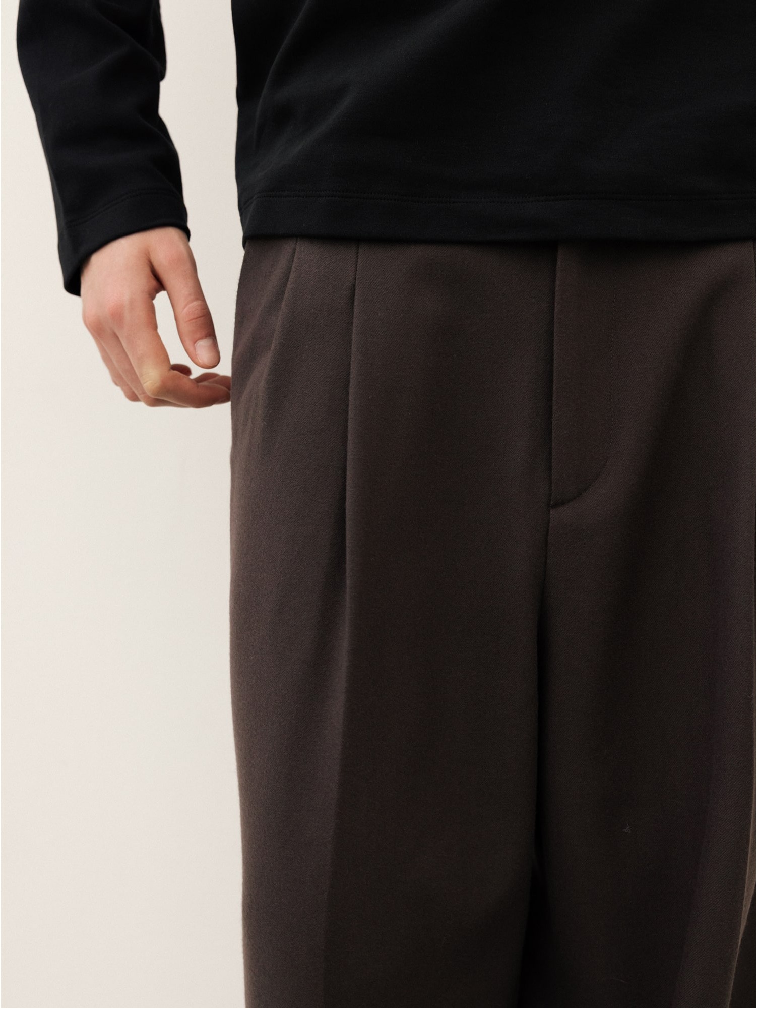 8seconds Two Tucks Wide Slacks Dark Brown | Wide Pants for Men | KOODING