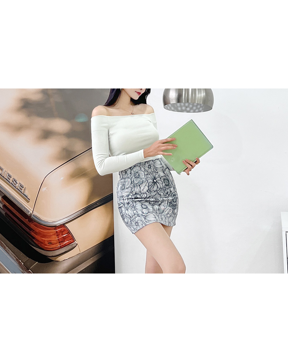 BLANC-CHIC Candy Off-shoulder Tee | KOODING